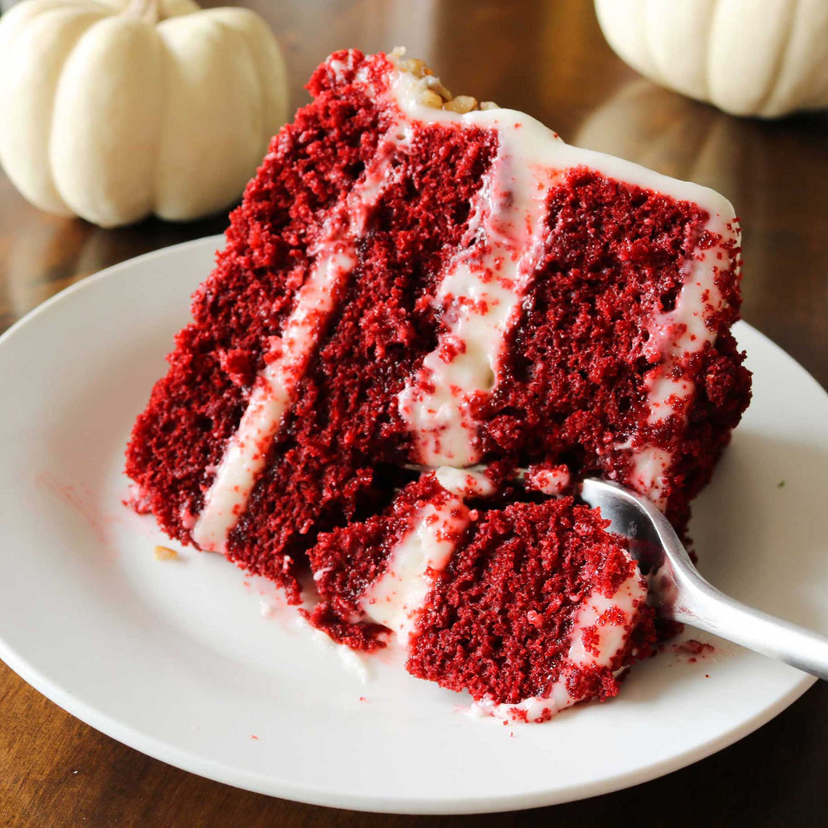 Red velvet cake 1kg price store