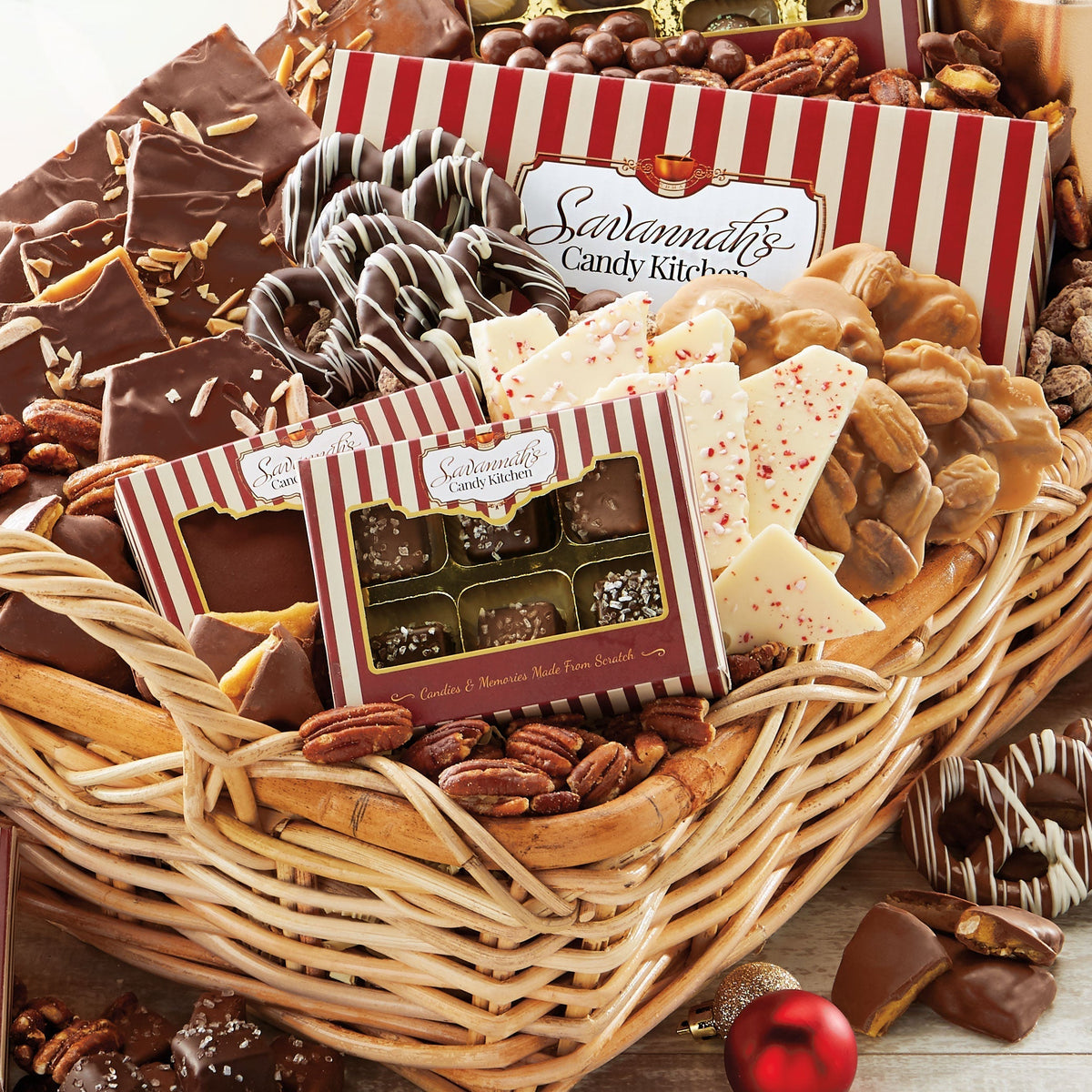 The Live Oak Gift Basket – Savannah’s Candy Kitchen